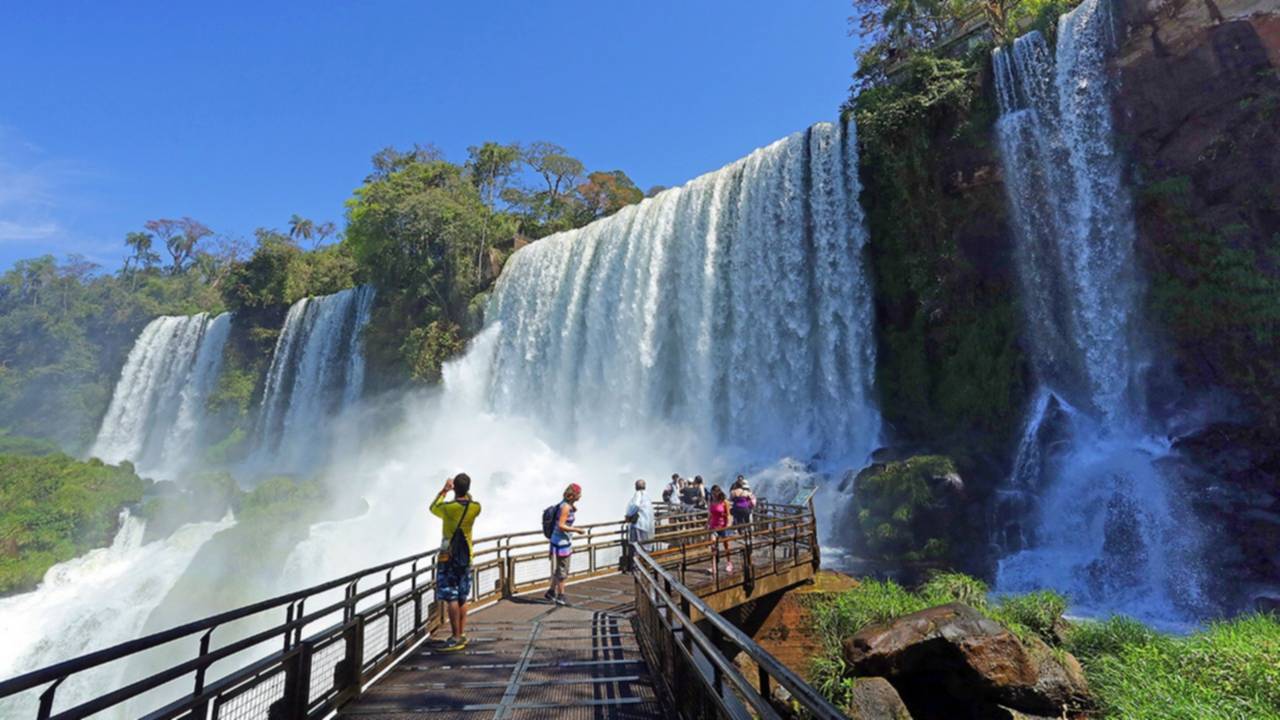 Vacaciones por Argentina: Cataratas del Iguazú y Salta en avión desde ...