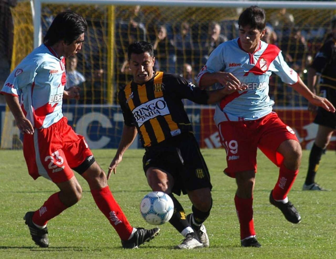 Mauricio Hanuch, el exmediocampista de Olimpo, pelea por su vida