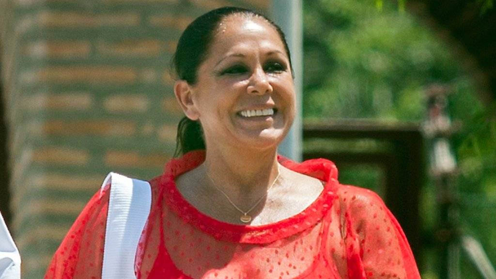 La cantante española Pantoja salió por primera vez de prisión