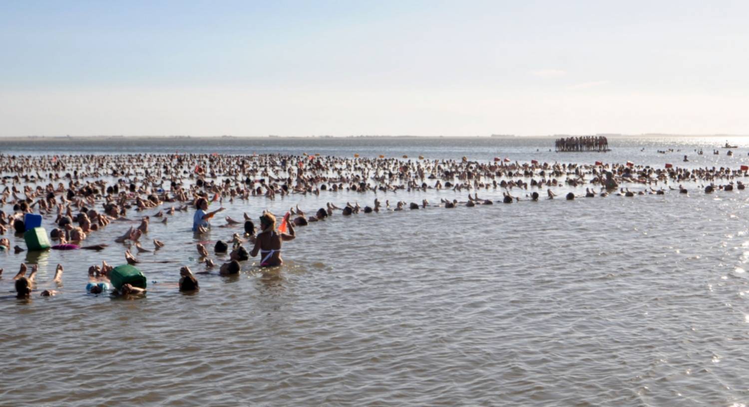 En EE.UU. van por el récord de Epecuén