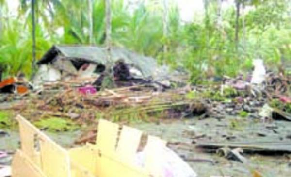 Devastador tsunami en la isla de Java - La Nueva