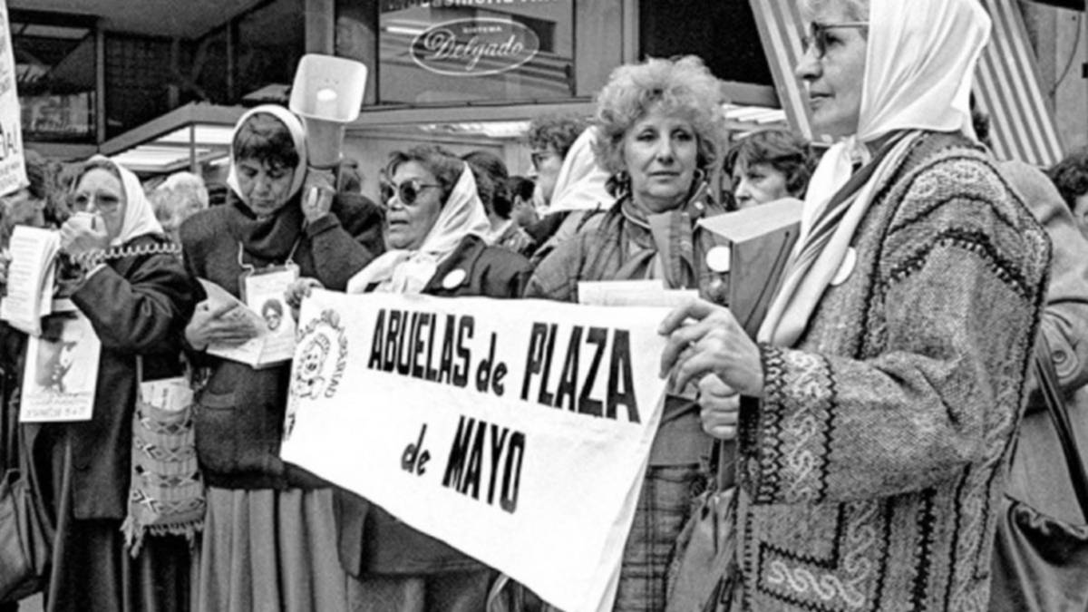 Presentan canción para Abuelas de Plaza de Mayo cantada por Gieco, Mollo y Santoalalla
