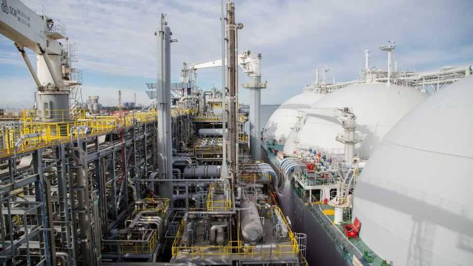 Los detalles de la planta de GNL que Excelerate y TGS proyectan para Bahía